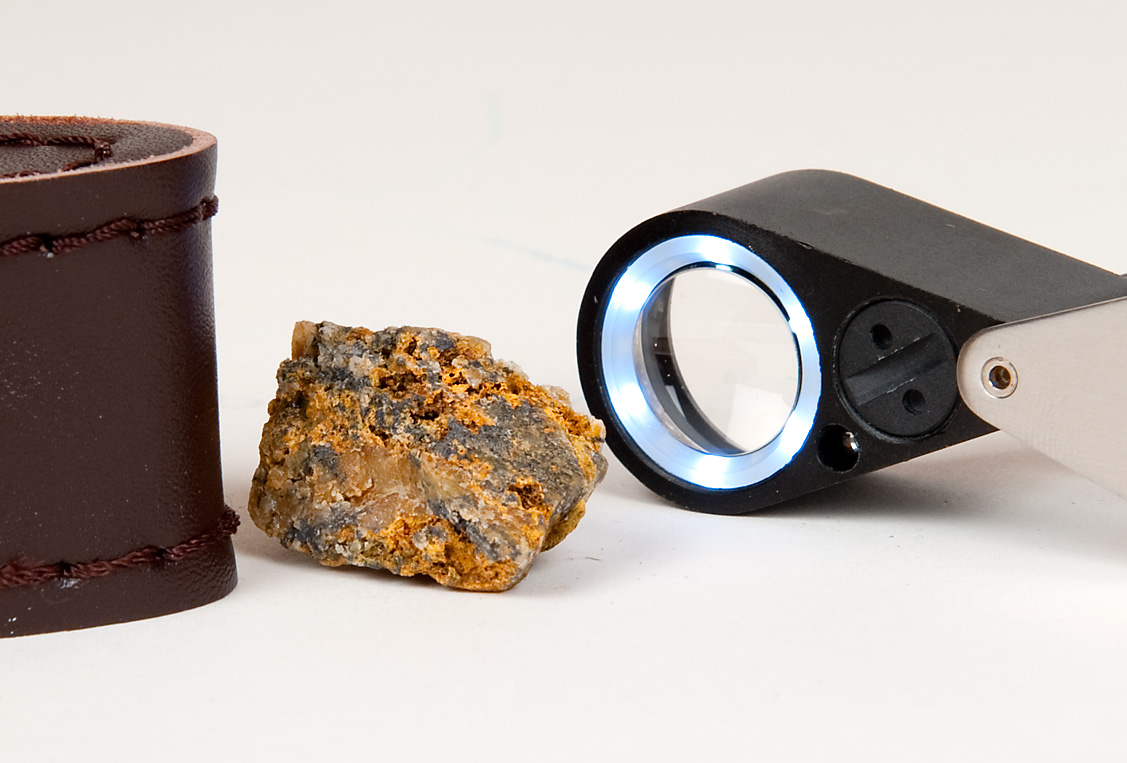 Lupp med LED belysning - Guldstrom.se